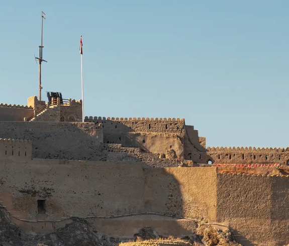 Régi muscat erődök: Lenyűgöző, időtlen pillantás Muscat történelmi őrzőire